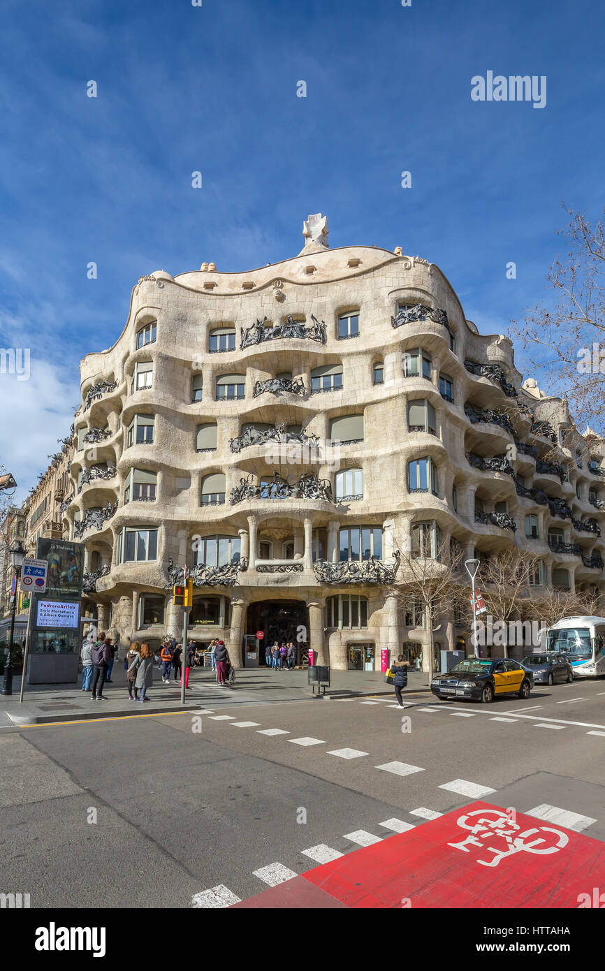 Casa Milà / La Pedrera, the last great residential work of Gaudí ...