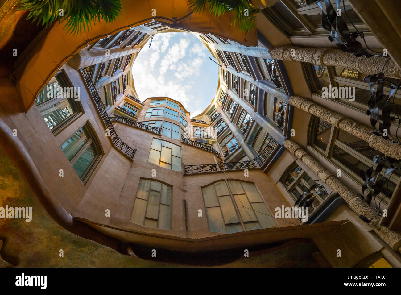 Casa Milà / La Pedrera, the last great residential work of Gaudí ...