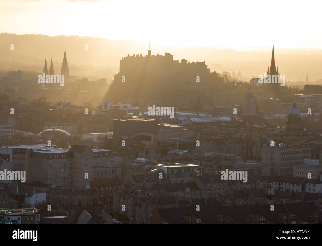 Edinburgh mist hi-res stock photography and images - Alamy