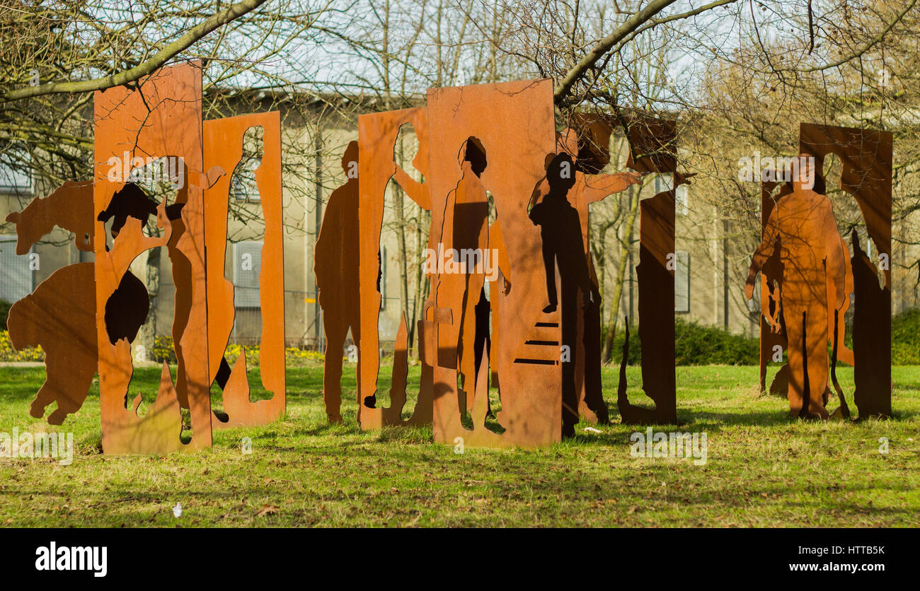 Rusty metal sculptures hi-res stock photography and images - Alamy