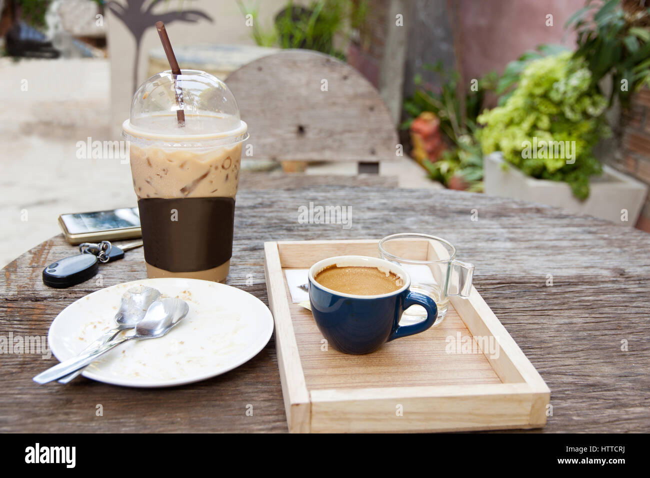 Empty cake shop hi-res stock photography and images - Alamy