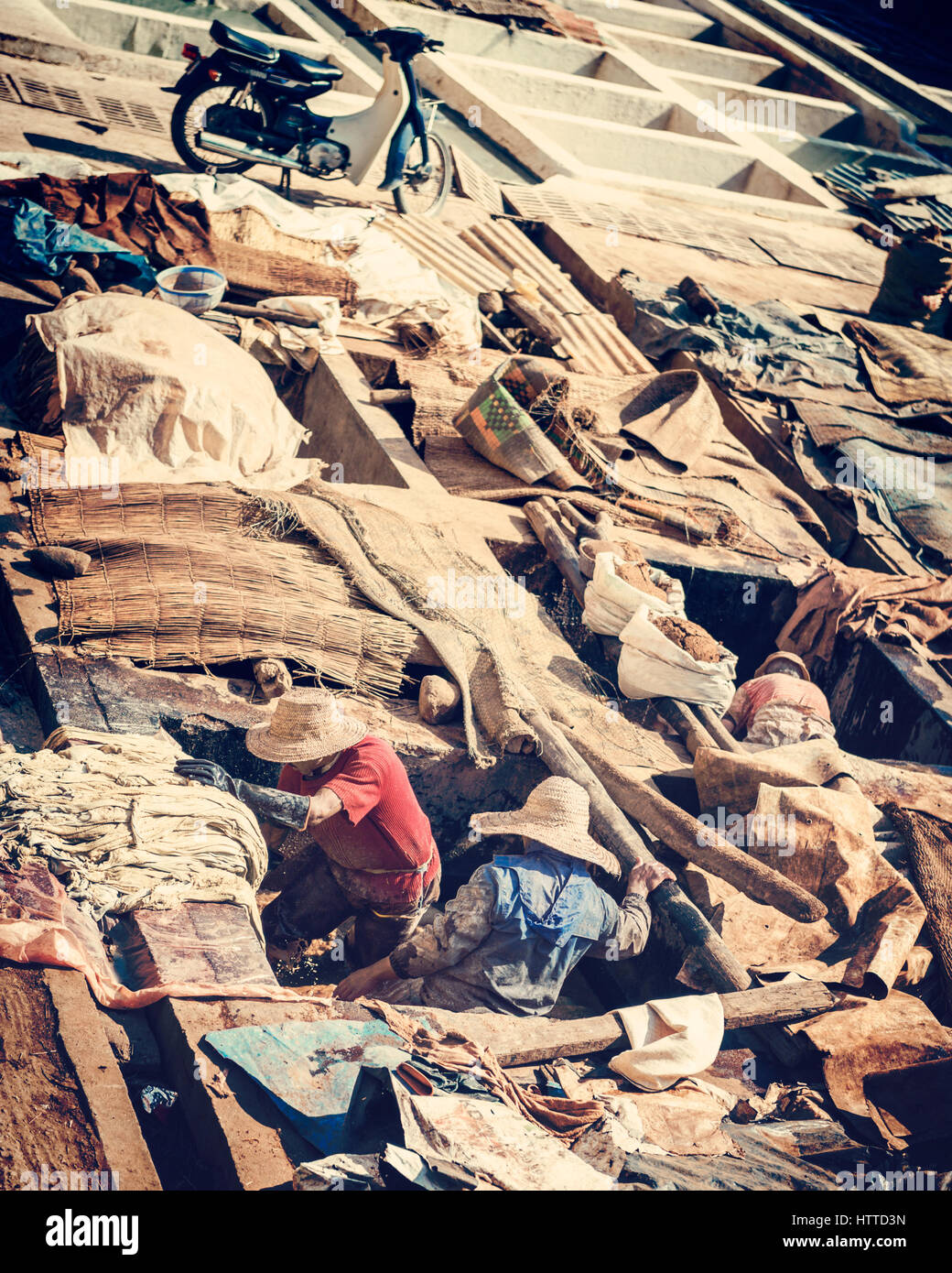 Tanneries in marrakesh hi-res stock photography and images - Alamy