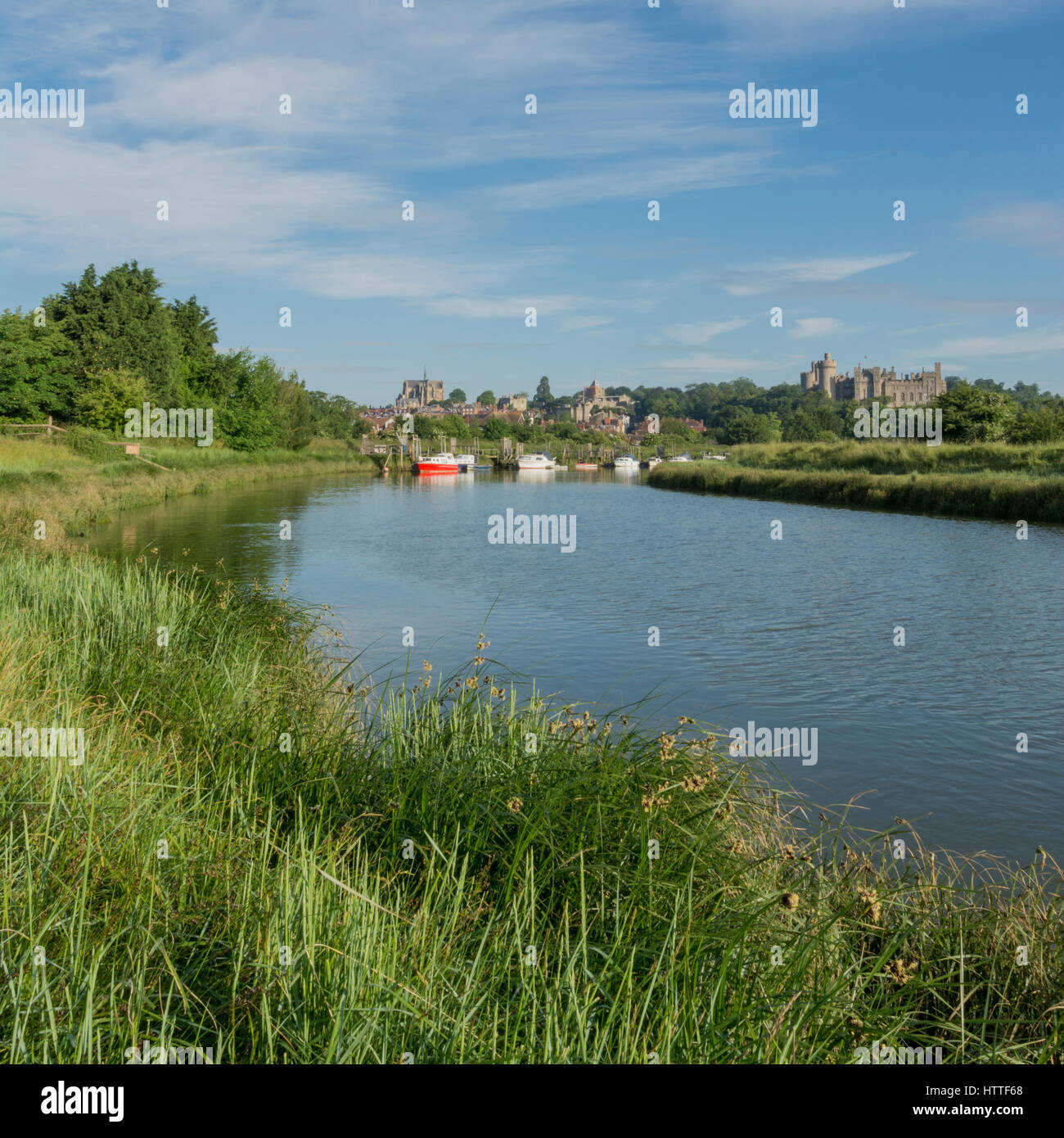 River arun town centre arundel hi-res stock photography and images - Alamy