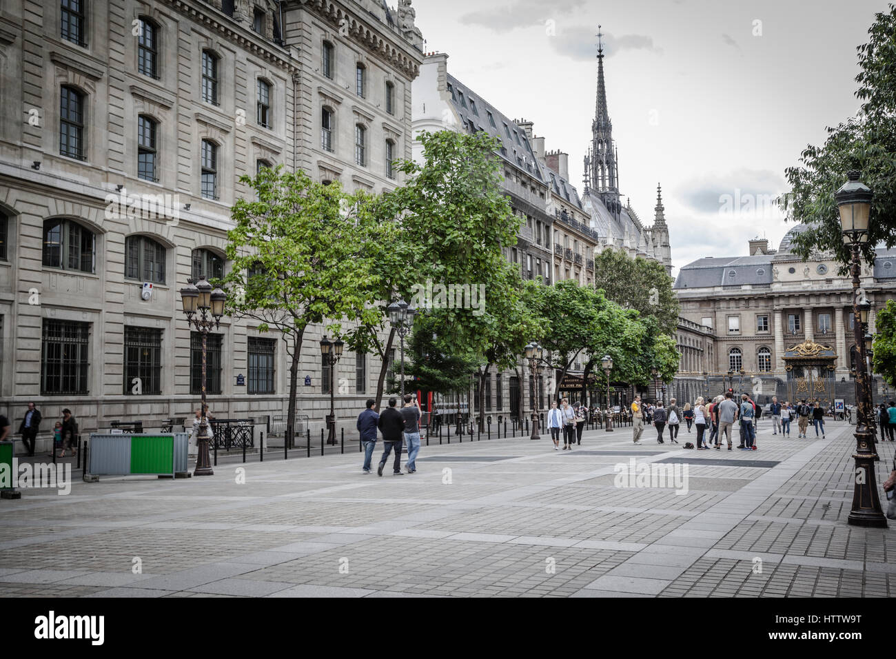 Backstreet road hi-res stock photography and images - Alamy