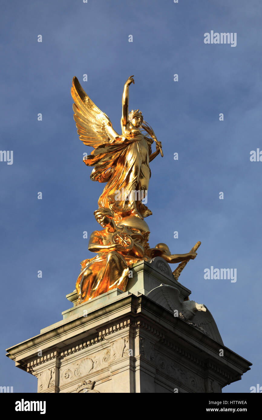 The Queen Victoria Memorial outside Buckingham Palace, St James, London, England, UK Stock Photo ...