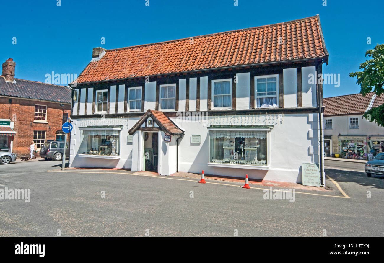 Holt norfolk antiques hi-res stock photography and images - Alamy