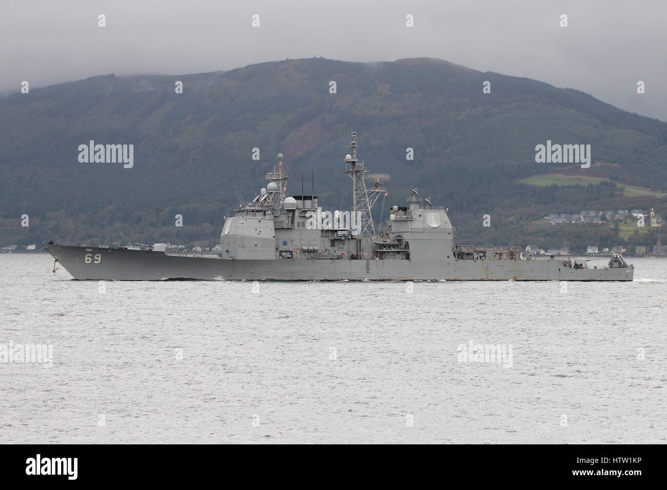 USS Vicksburg (CG-69), a Ticonderoga-class cruiser of the United States ...