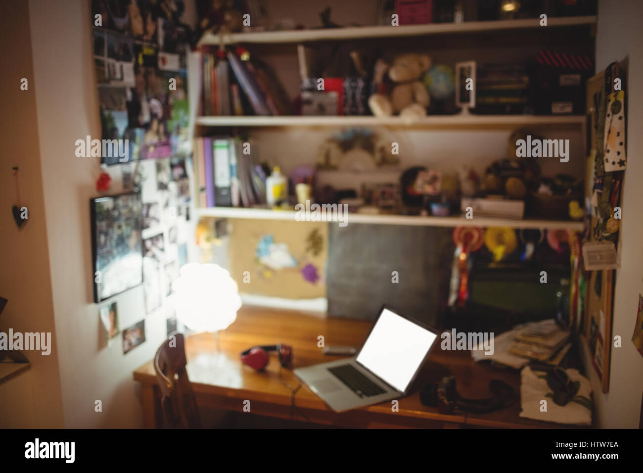 Room laptop hi-res stock photography and images - Alamy