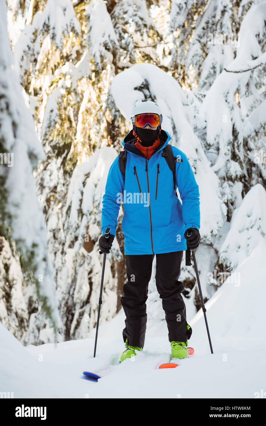 Skiing walking hi-res stock photography and images - Alamy