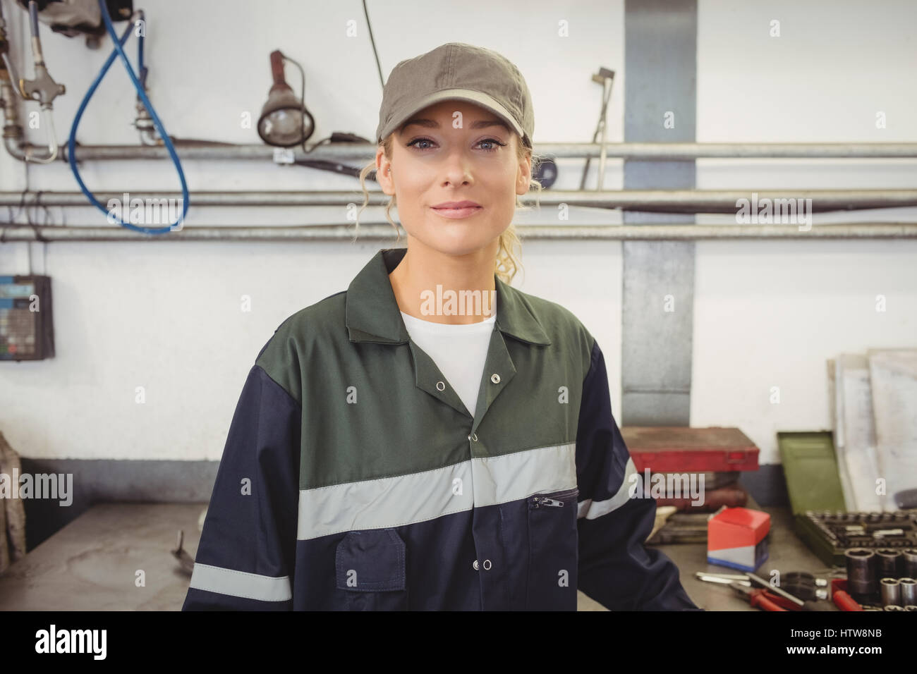 Beautiful mechanic in auto repair hi-res stock photography and images ...