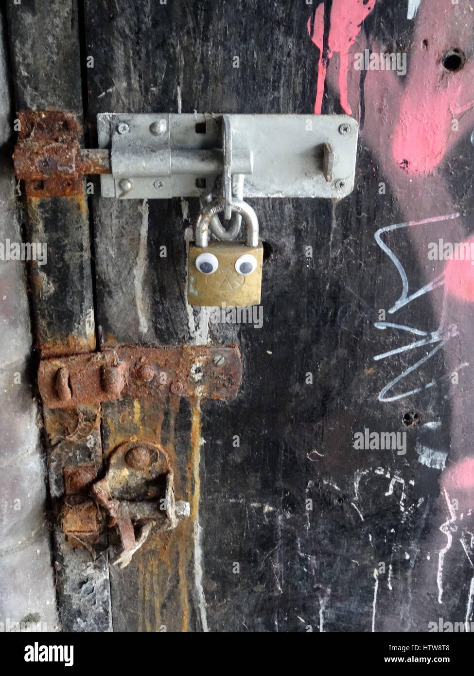 London locked door Stock Photo - Alamy