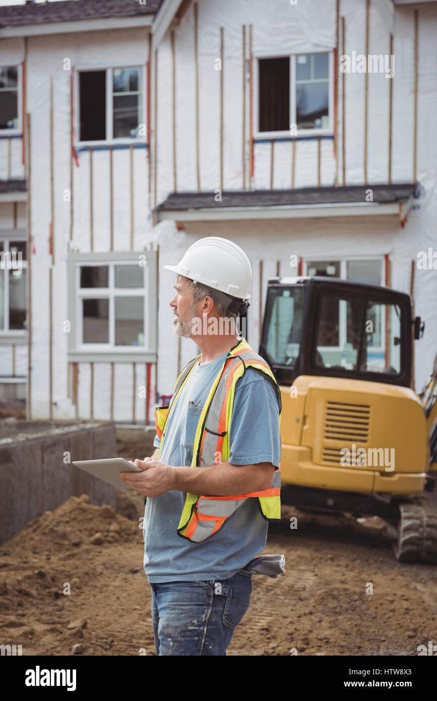 Digital construction worker hi-res stock photography and images - Alamy