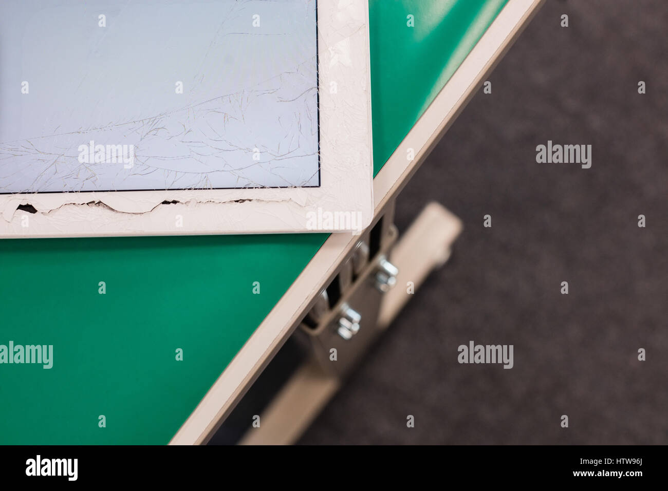 Damaged digital tablet Stock Photo - Alamy