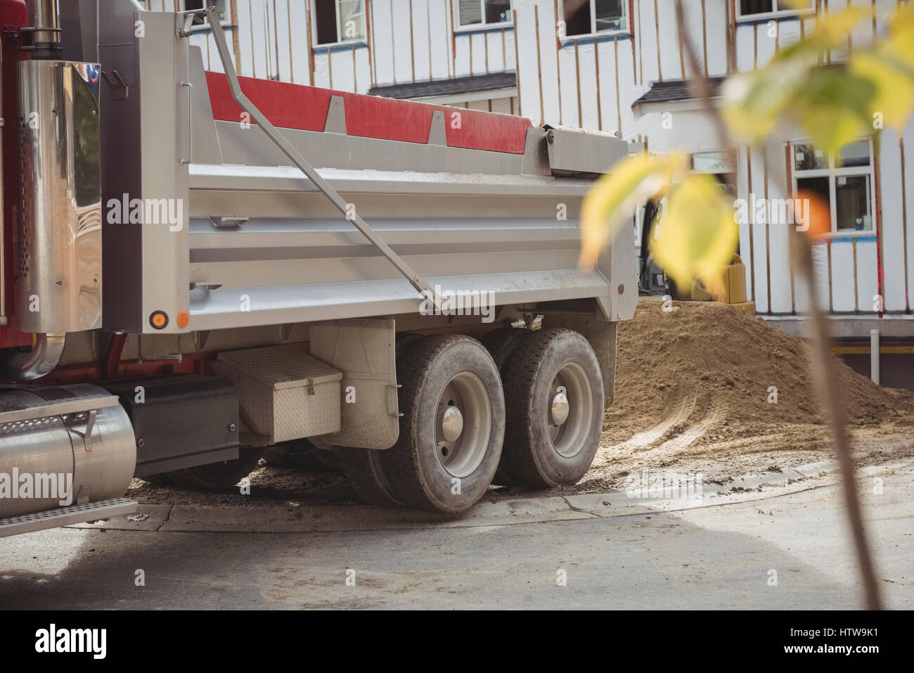 Dumper truck unloading hi-res stock photography and images - Alamy