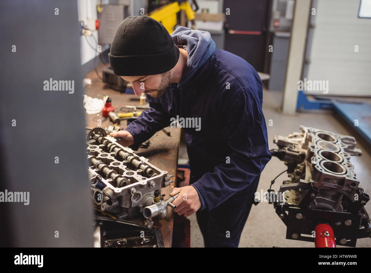 Mechanic checking car hi-res stock photography and images - Alamy