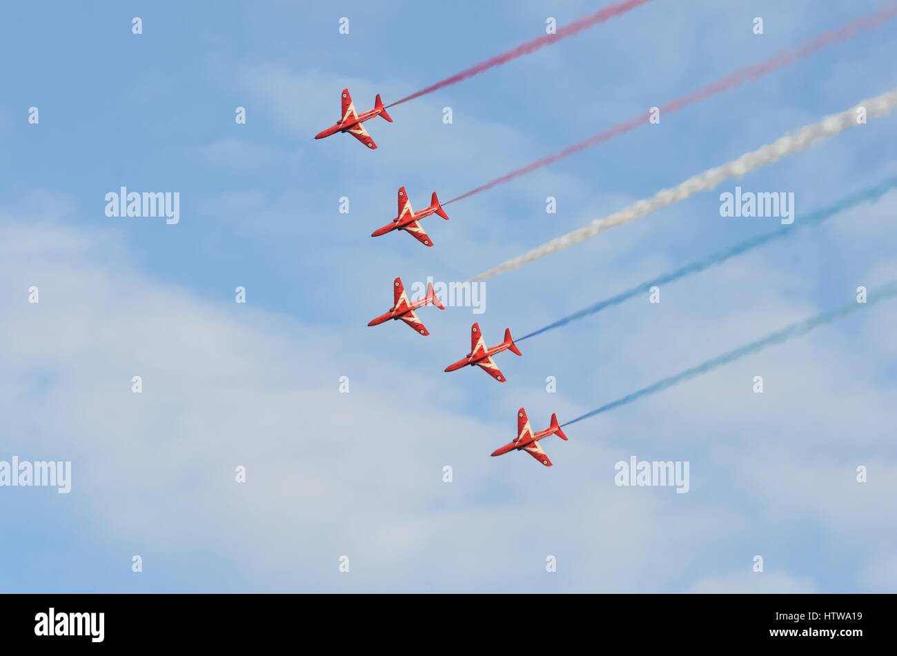 Flying red arrows hi-res stock photography and images - Alamy
