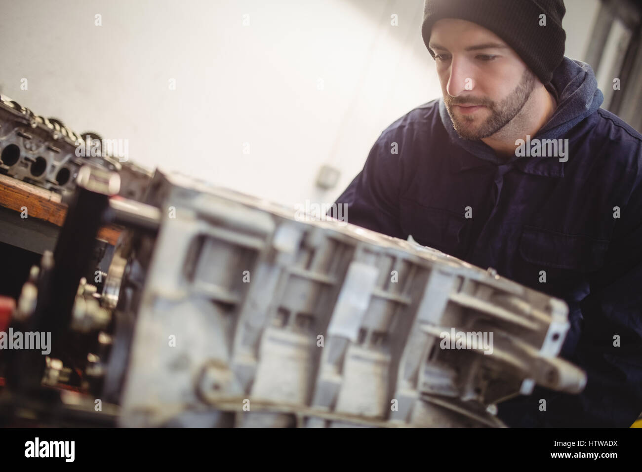 Mechanic checking car hi-res stock photography and images - Alamy