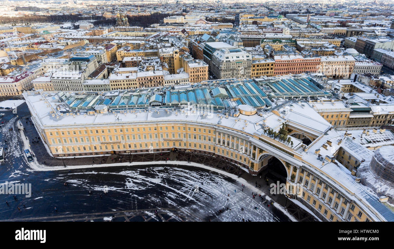 The General Staff Building, long bow-shaped facade separated by a ...