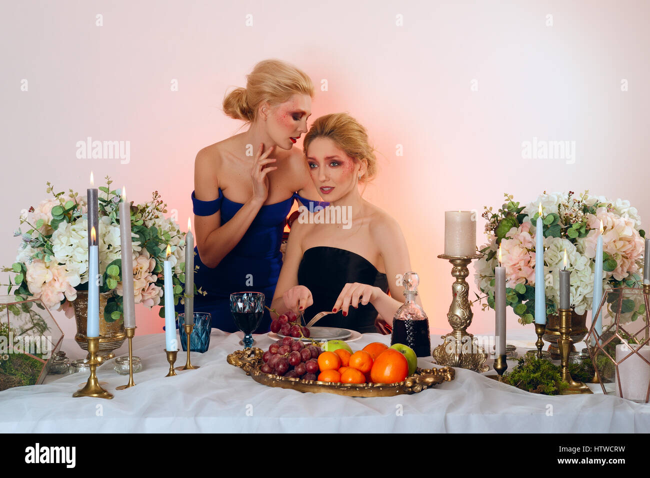 Two beautiful models hi-res stock photography and images - Alamy