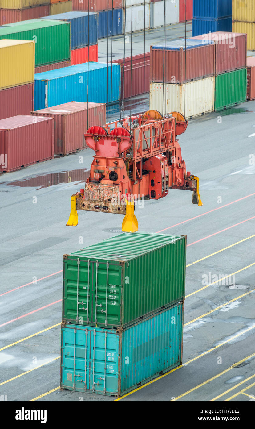 Containerterminal in Hamburg, Deutschland Stock Photo - Alamy