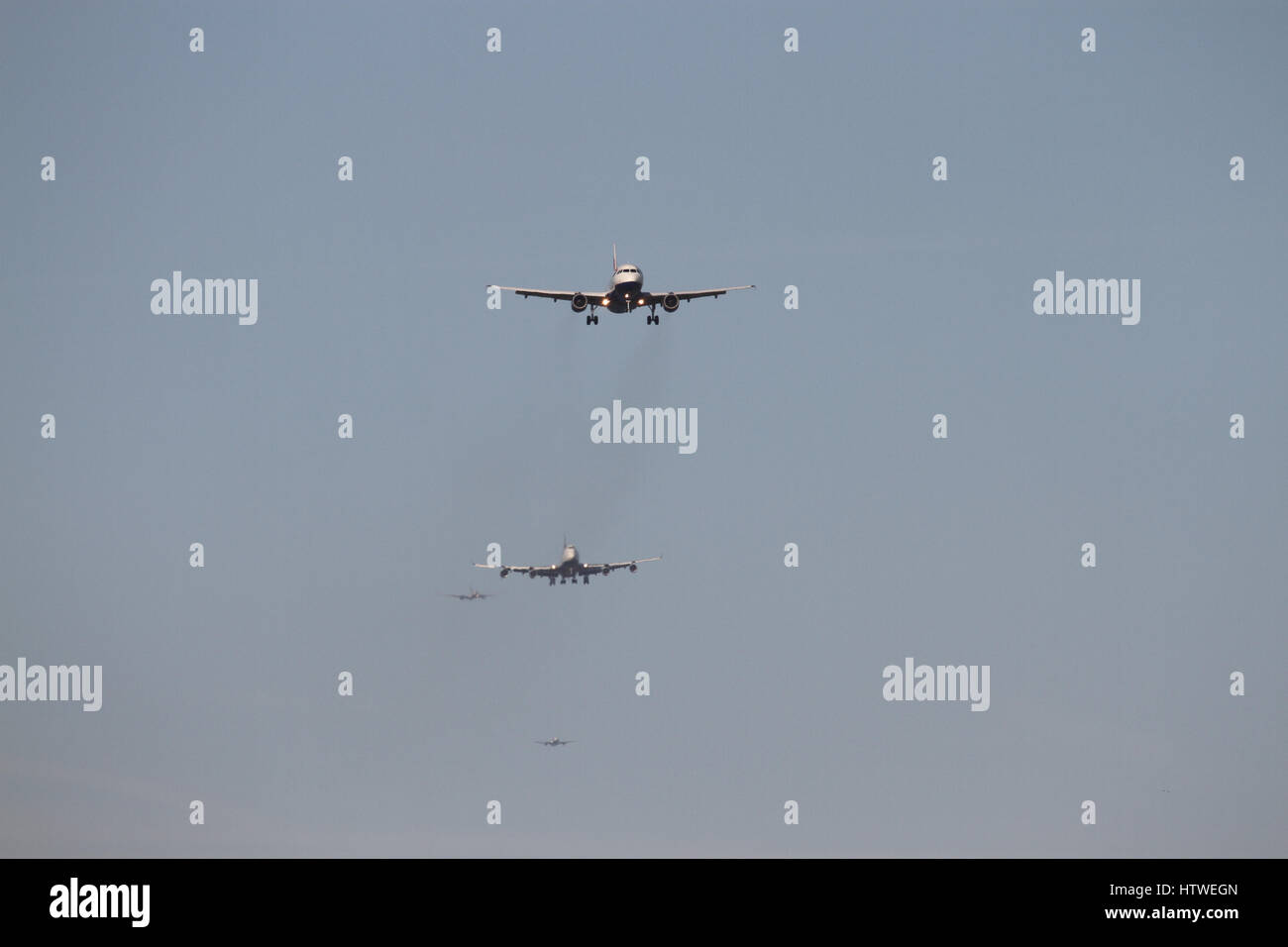 British airways heathrow queue landing hi-res stock photography and ...