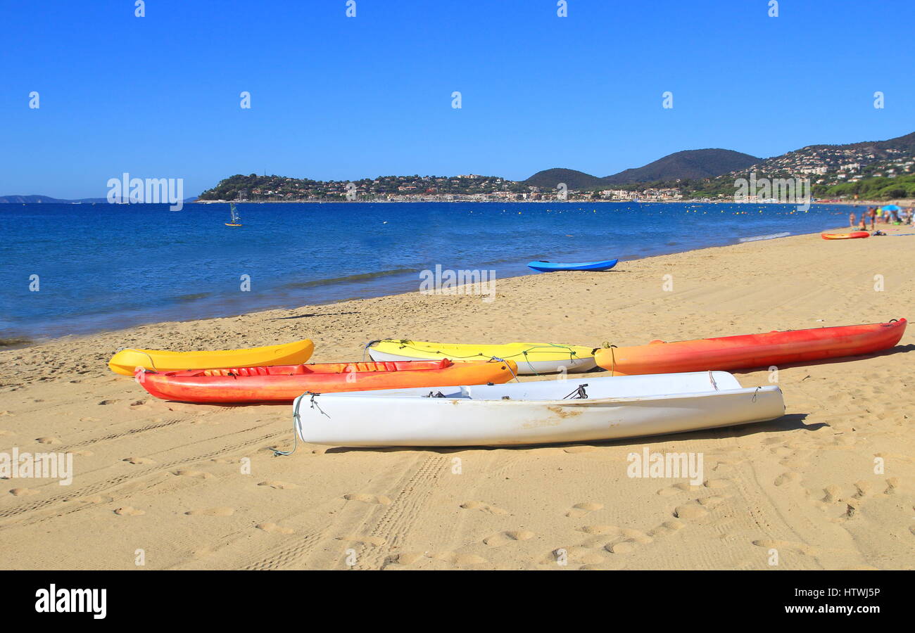 Orange and yellow kayaks hi-res stock photography and images - Alamy