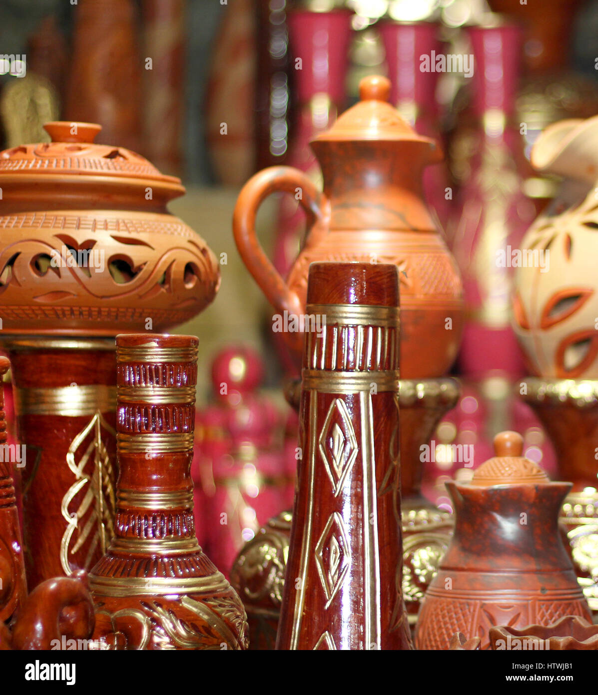 Clay pottery in a pottery shop Stock Photo - Alamy