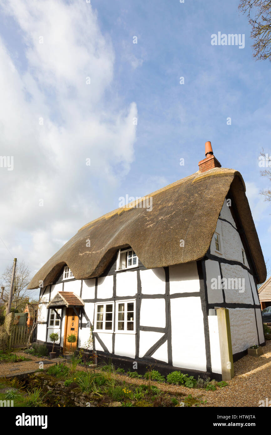 Thatched cottage, Elmley Castle village, Worcestershire England UK ...