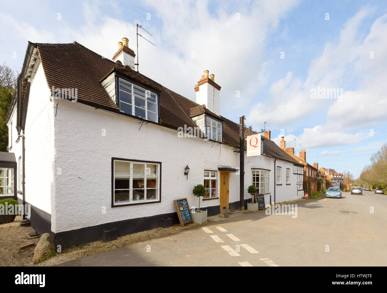Queen elizabeth elmley castle hi-res stock photography and images - Alamy