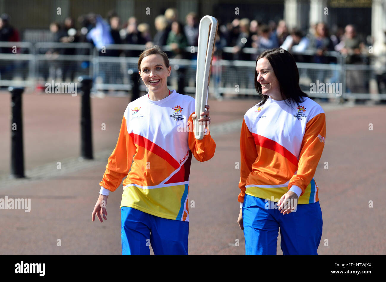 Commonwealth games queens baton relay hi-res stock photography and ...