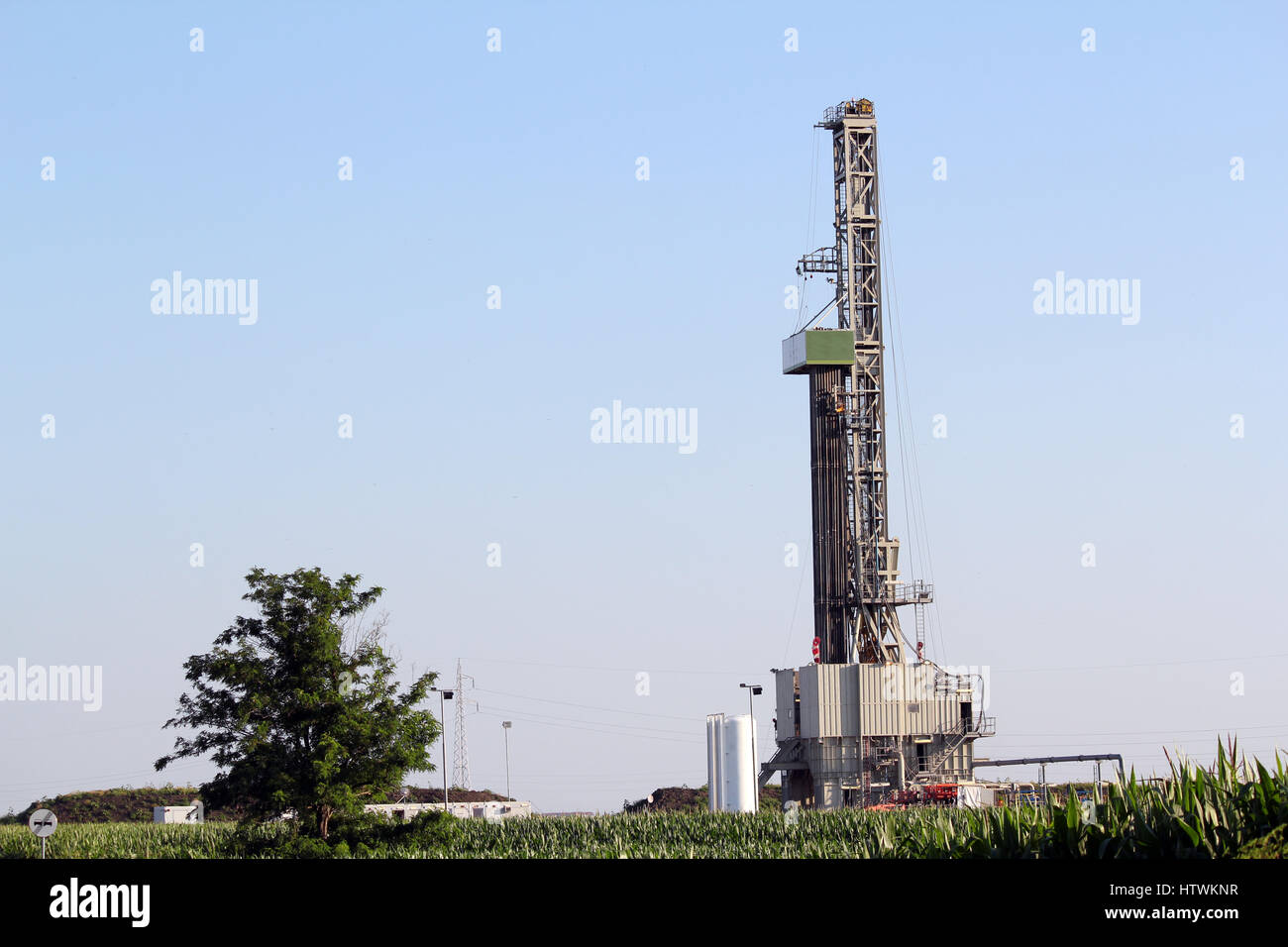 oil drilling rig and equipment Stock Photo - Alamy