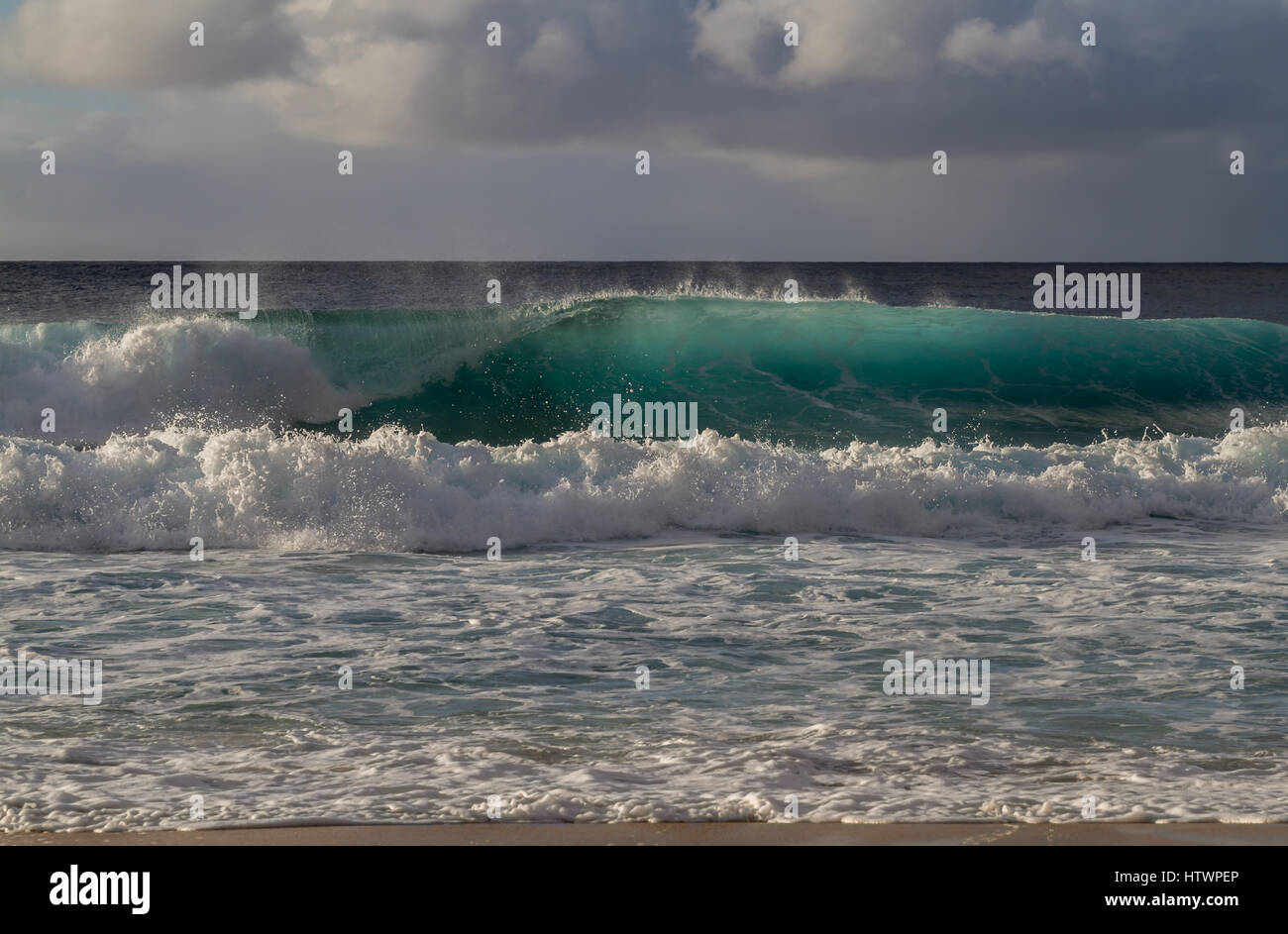 Back of the wave hi-res stock photography and images - Alamy