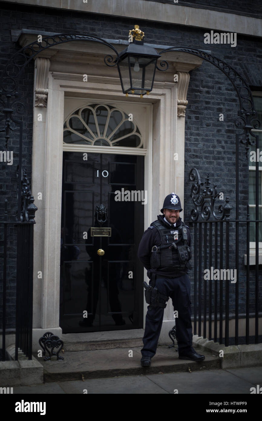 Famous london addresses hi-res stock photography and images - Alamy