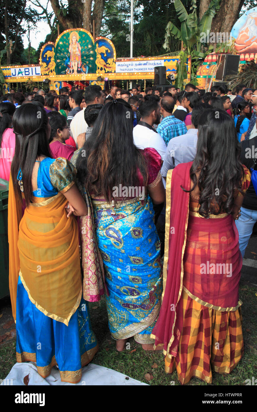 Crowd hindu people hi-res stock photography and images - Alamy