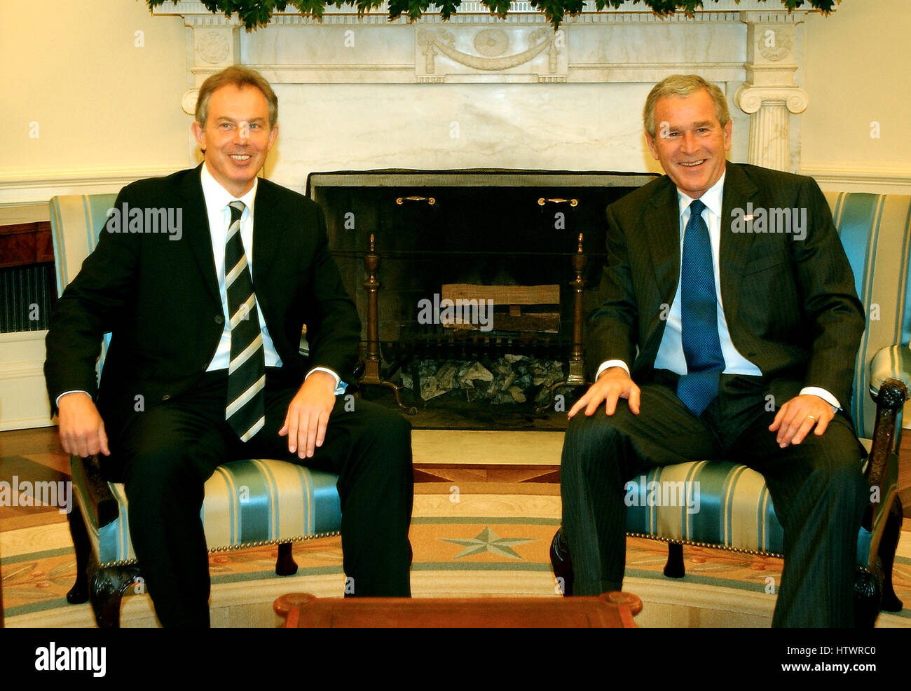 George w bush oval office hi-res stock photography and images - Alamy