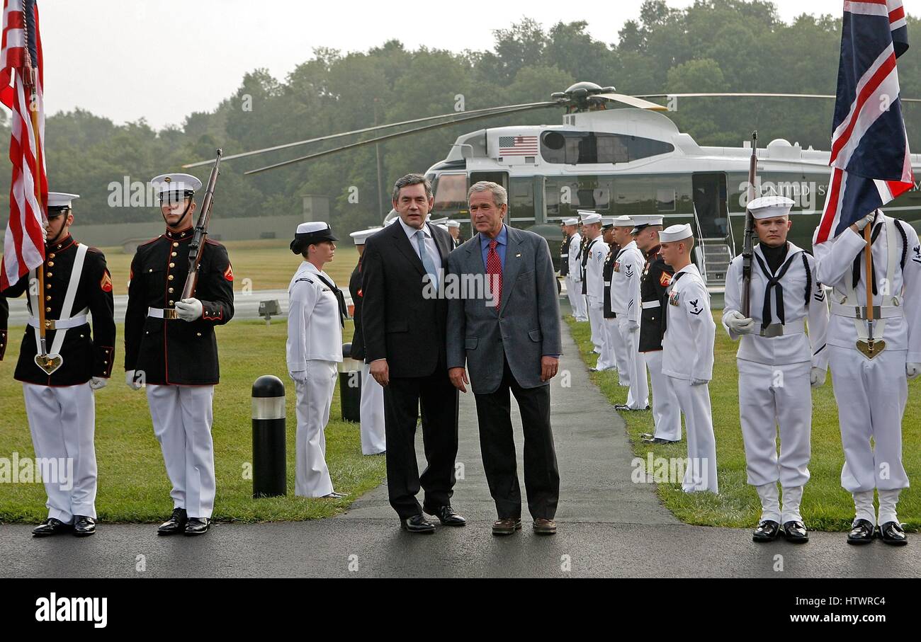 Many stands hi-res stock photography and images - Alamy