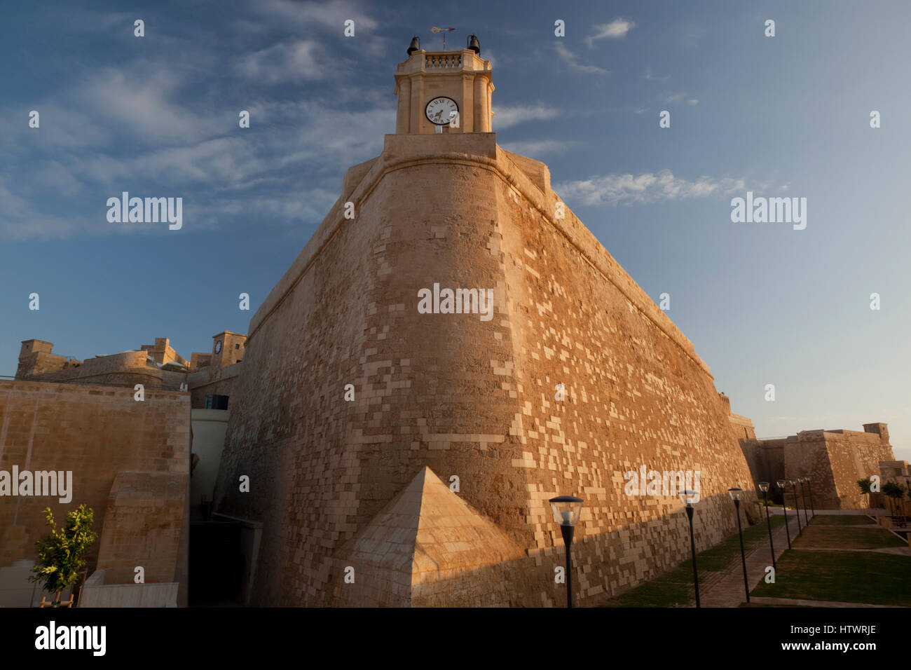 Medieval military monuments hi-res stock photography and images - Alamy