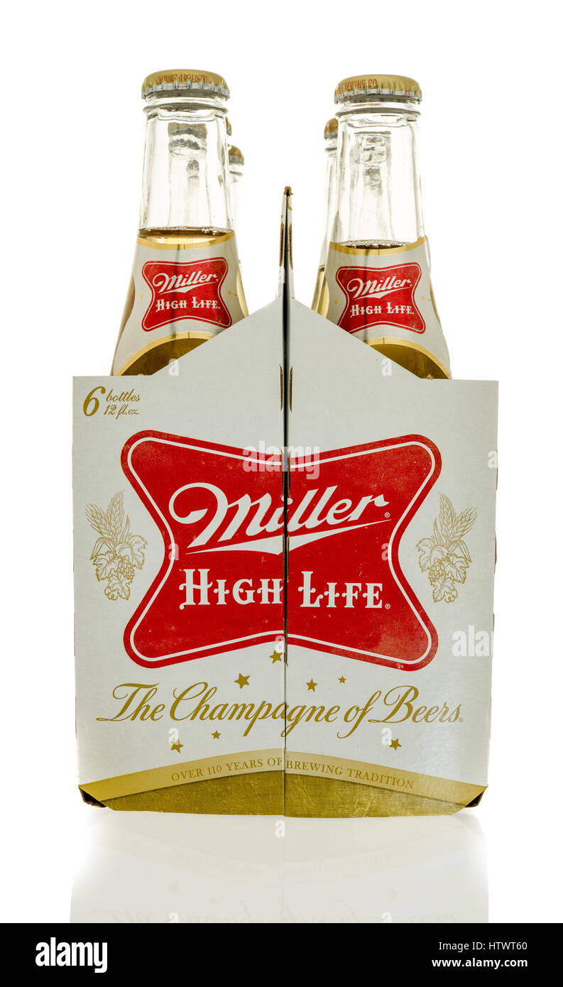 Winneconne, WI - 23 February 2017: Six pack of Miller High Life beer on ...
