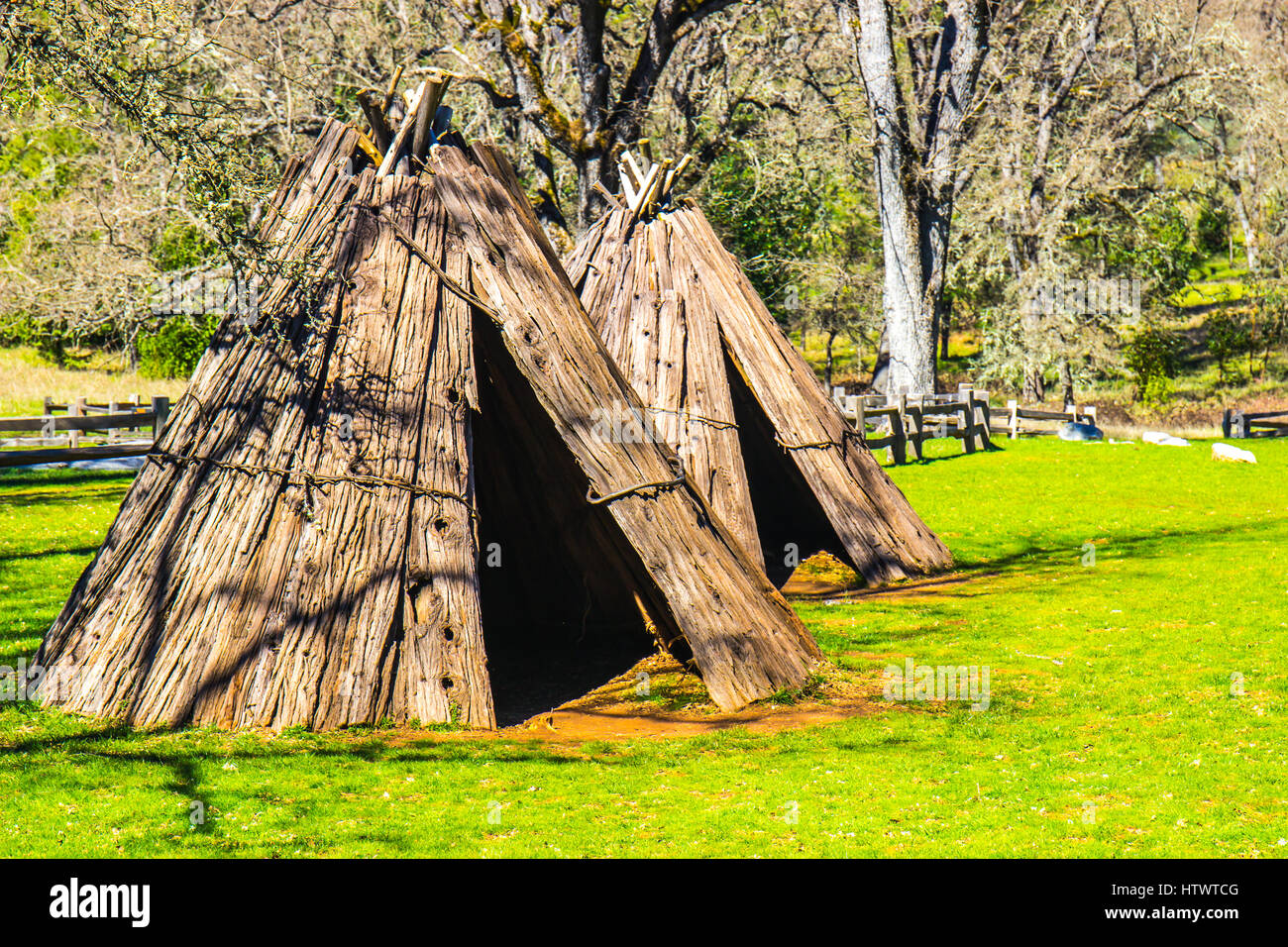 Indian Tepees Stock Photos & Indian Tepees Stock Images - Alamy