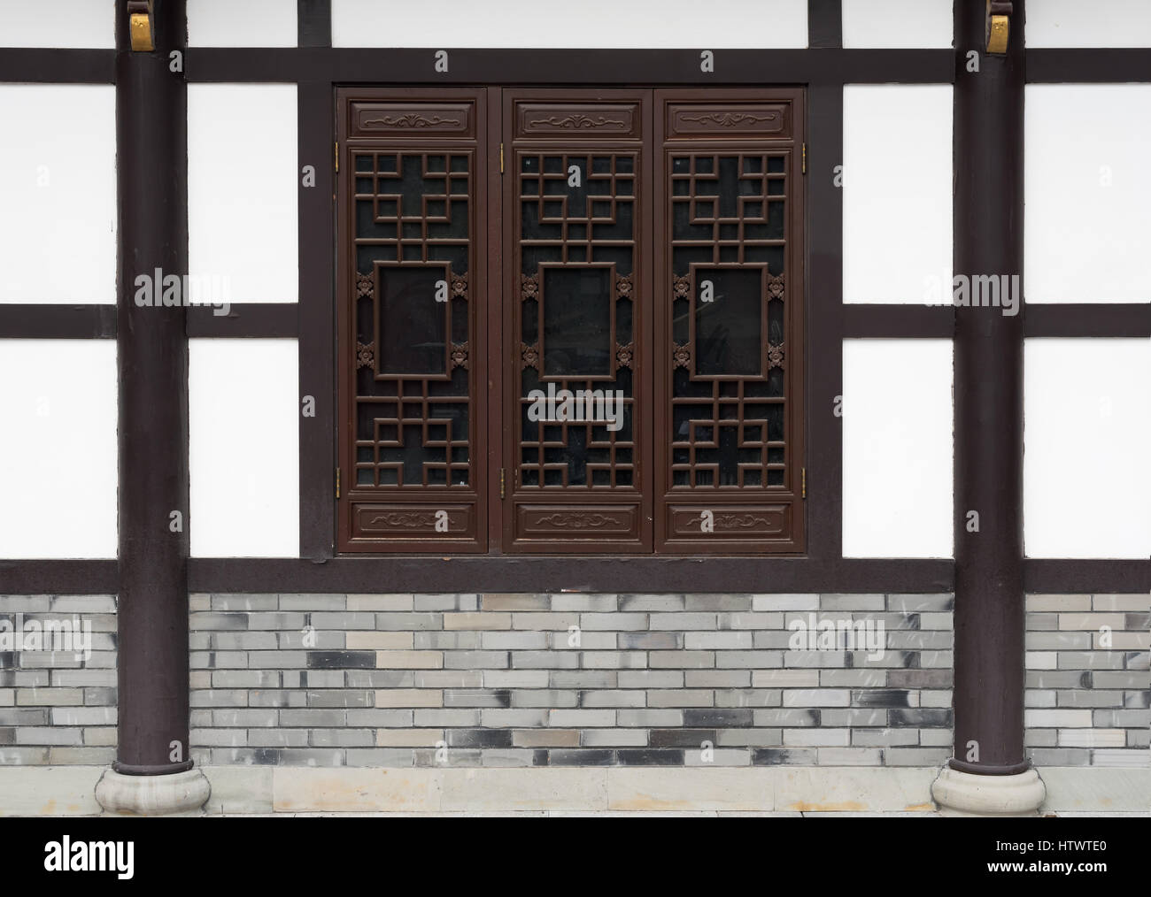 Chinese style window frame hi-res stock photography and images - Alamy