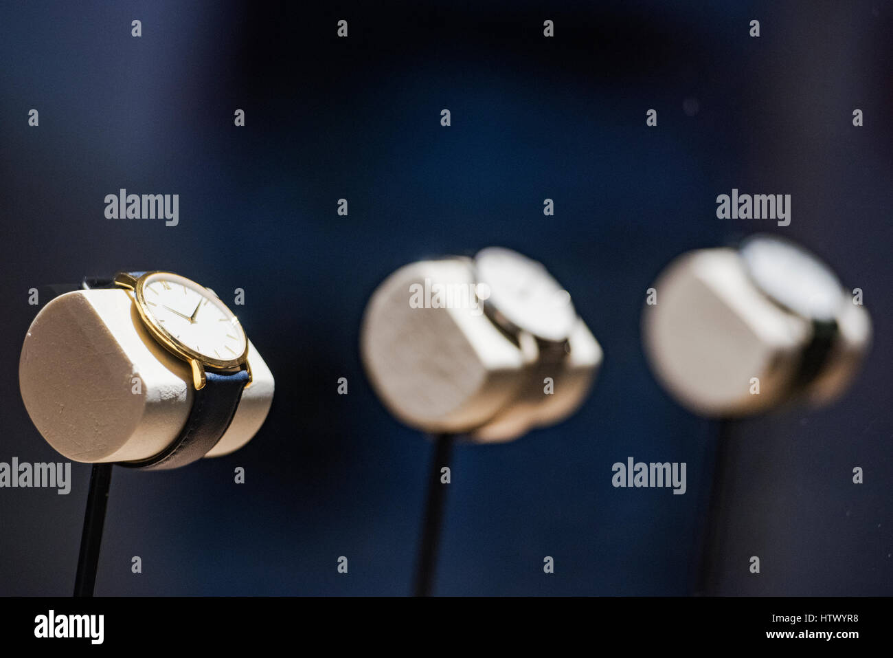 Men watches in a showcase of a luxury store in London Stock Photo - Alamy