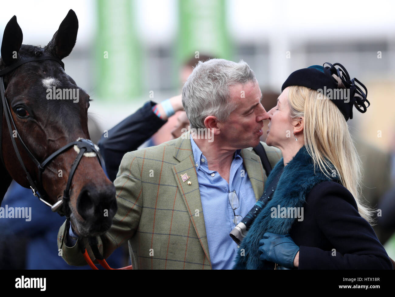Michael and anita oleary at the cheltenham festival hi-res stock ...