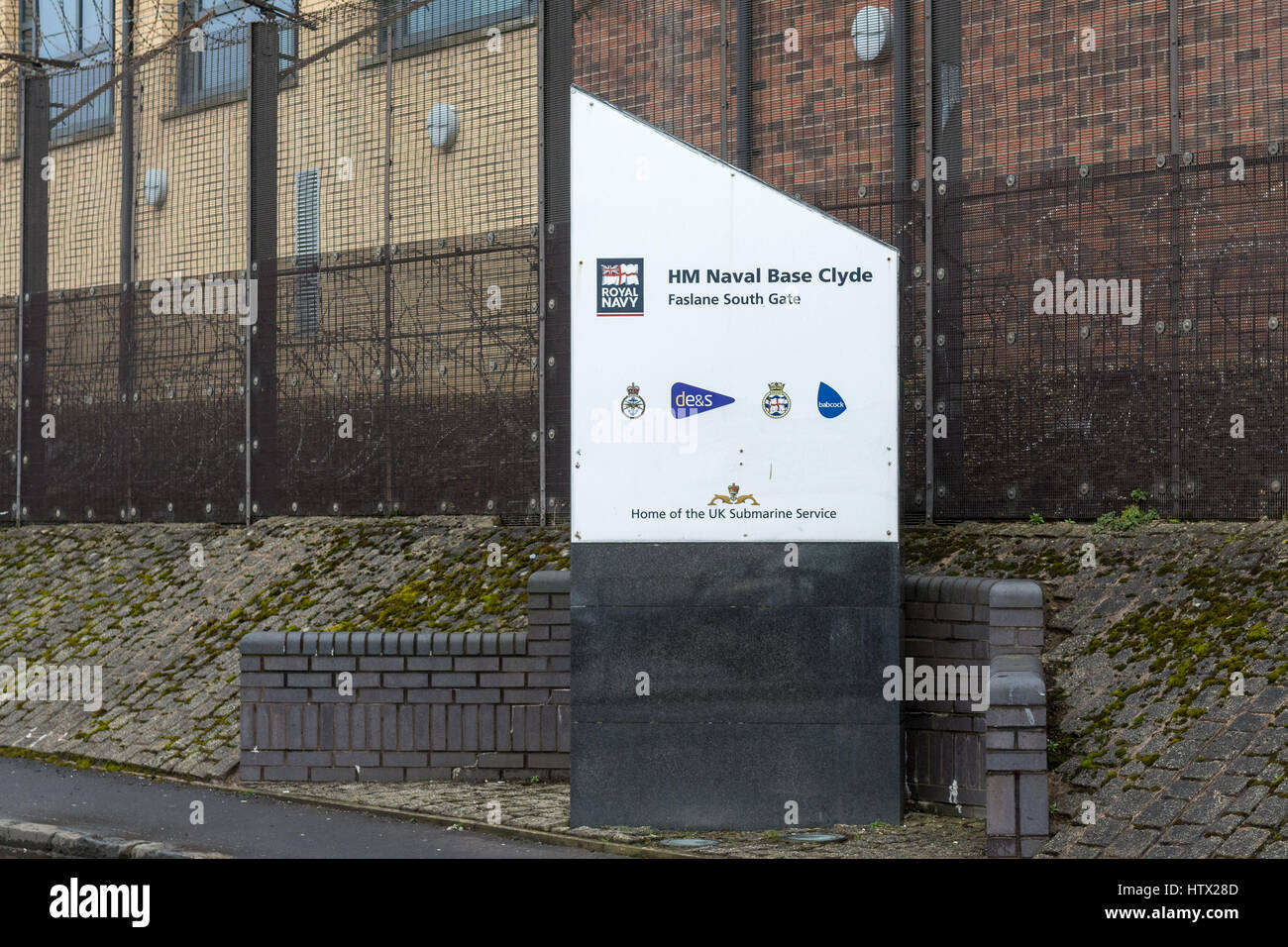 HM Naval Base Clyde - Faslane South Gate sign Stock Photo - Alamy