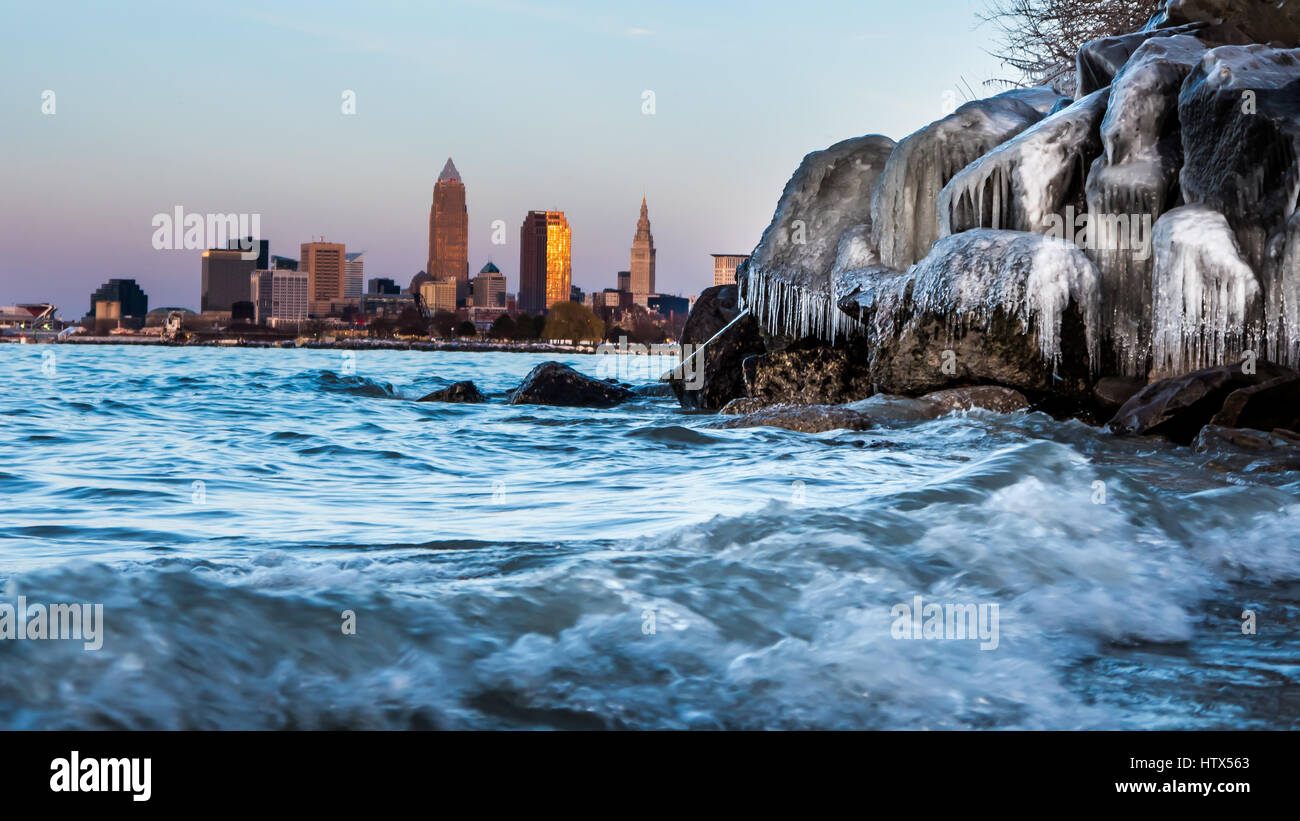Cleveland Skyline (Winter Stock Photo - Alamy