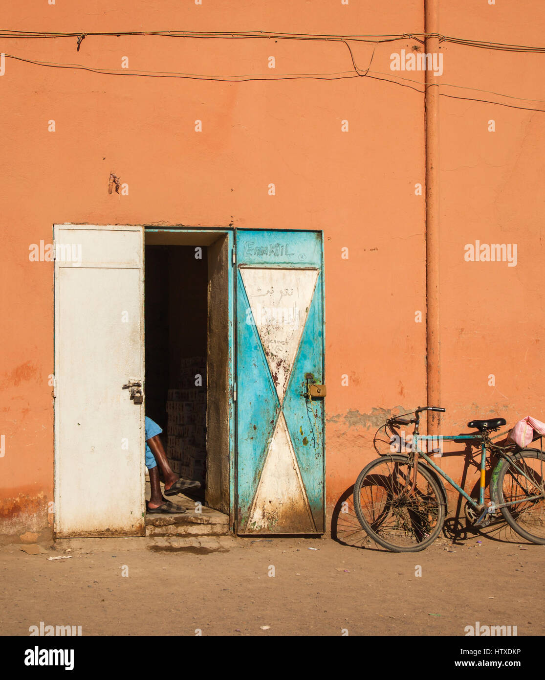 Shopkeeper africa hi-res stock photography and images - Alamy