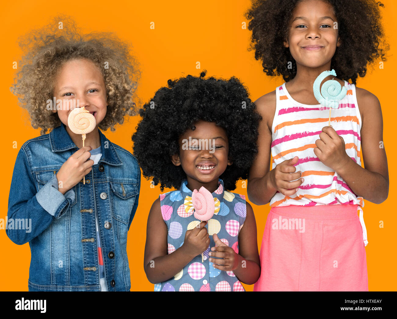 Kids happy eating studio hi-res stock photography and images - Alamy