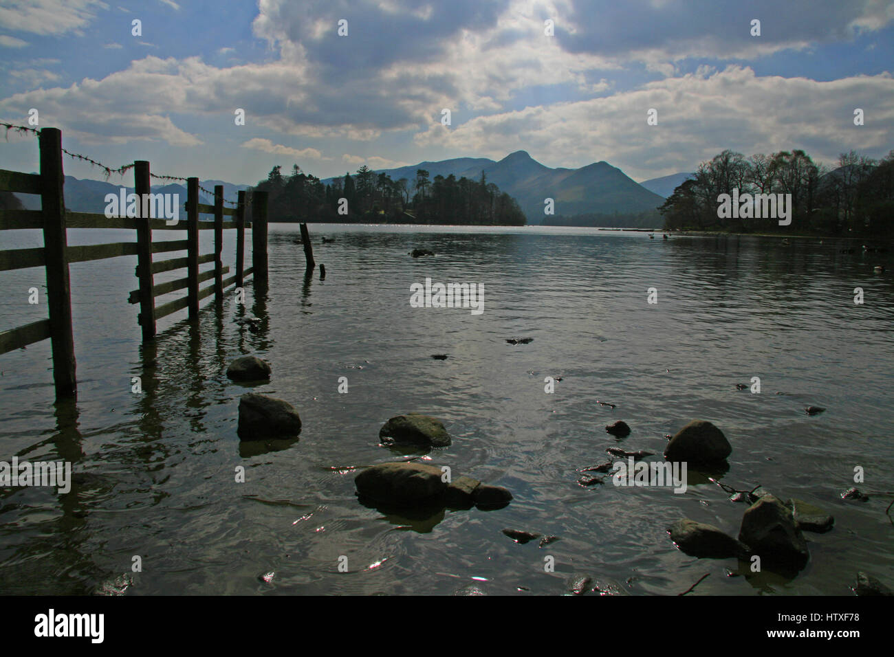 View from the shore of Derwent Water at Keswick in the English Lake ...