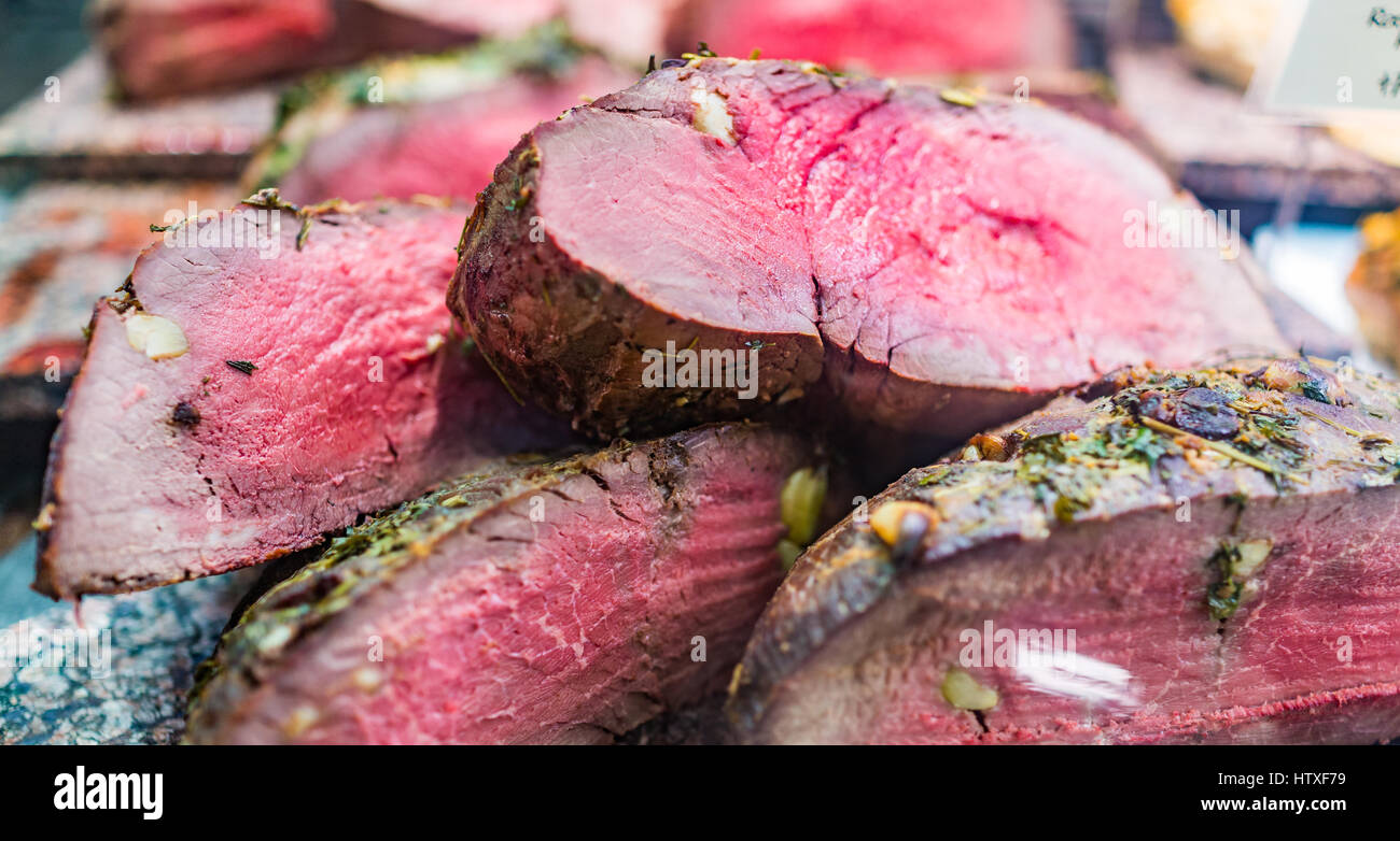 Raw beef chunks hi-res stock photography and images - Alamy