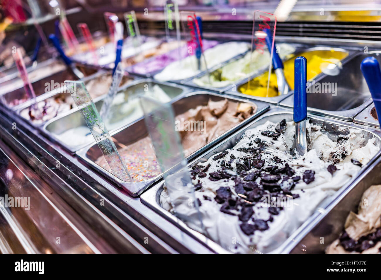Ice cream counter hi-res stock photography and images - Alamy