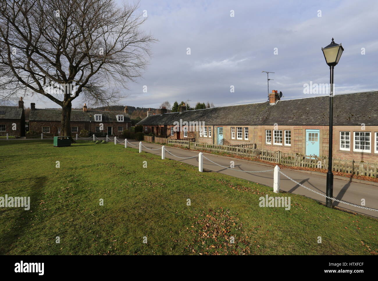 Scottish village scene hi-res stock photography and images - Alamy